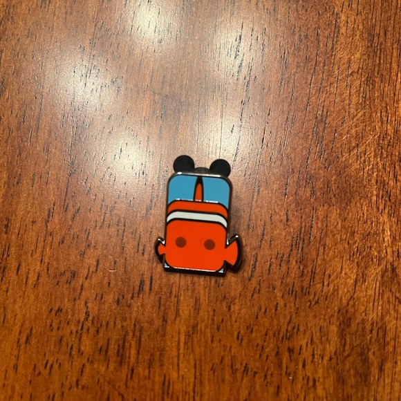 Disney | Accessories | Disney 0 Years Nemo Pin Unified Characters ...
